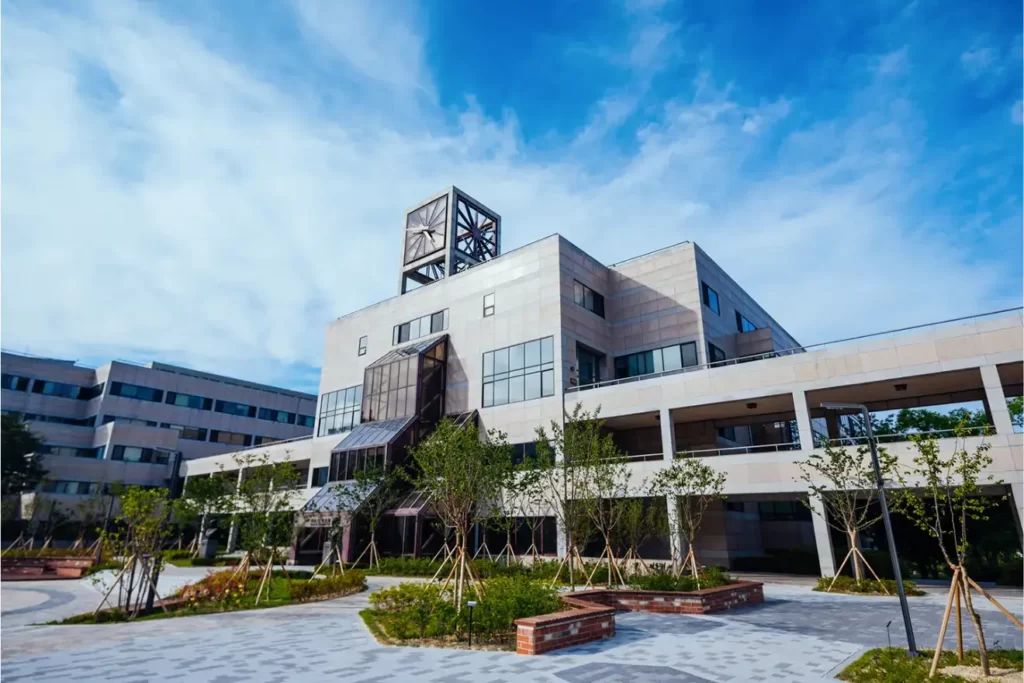 10 Universitas Terbaik di Korea Selatan 2025 - Punya Arti